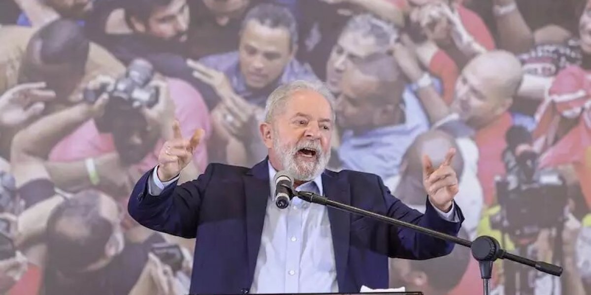 Durante evento do PT na Fonte Nova, Lula chama Bolsonaro de “burro”