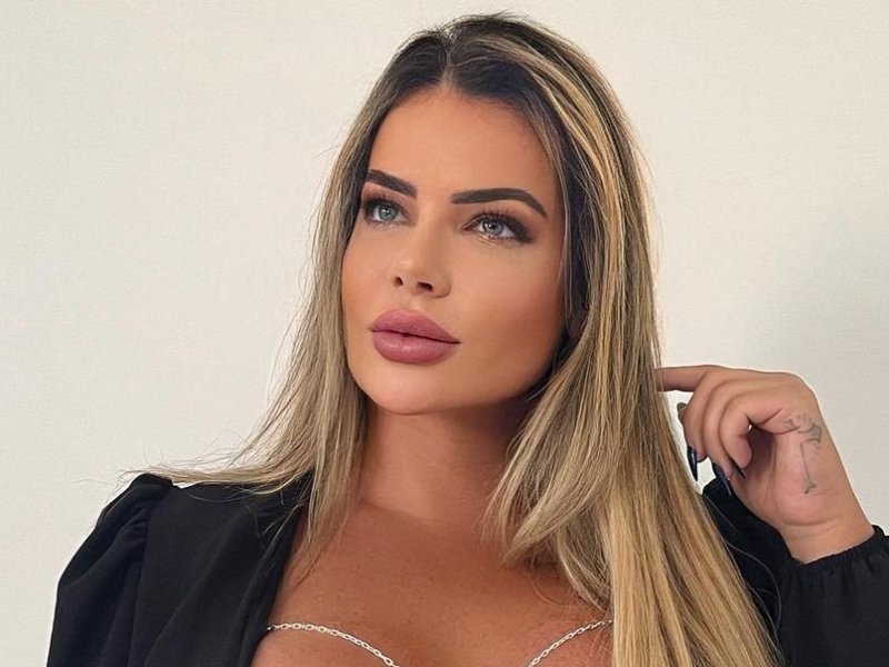 Denise Rocha, o "Furacão da CPI", anuncia venda de conteúdos eróticos