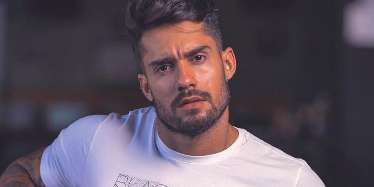 Ex-BBB Bill Araújo engata relacionamento com cantora Amora