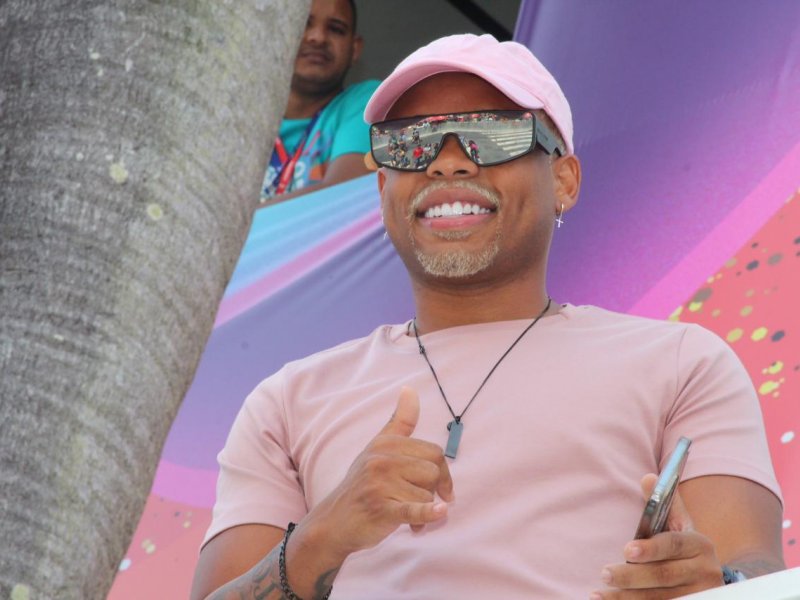 Influenciador Cristian Bell curte último dia de Carnaval no circuito Osmar