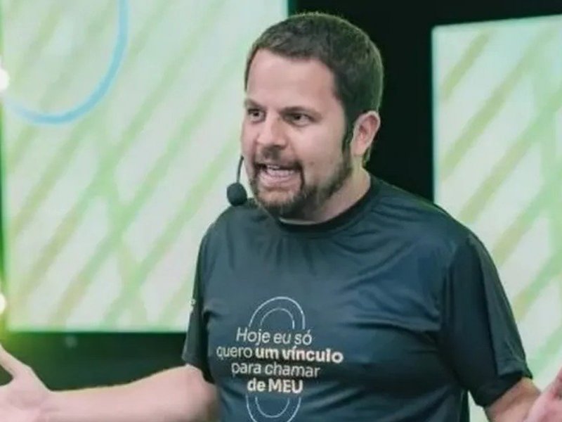 Acusado de assédio, juiz Marcos Scalercio é punido com aposentadoria ...