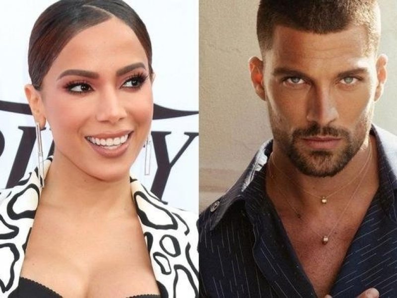 Anitta é flagrada beijando ator Simone Susinna