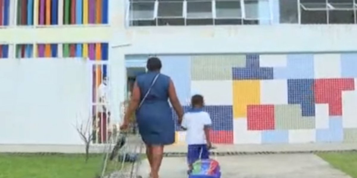 Alunos ficam sem aulas no subúrbio de Salvador após escola ser invadida