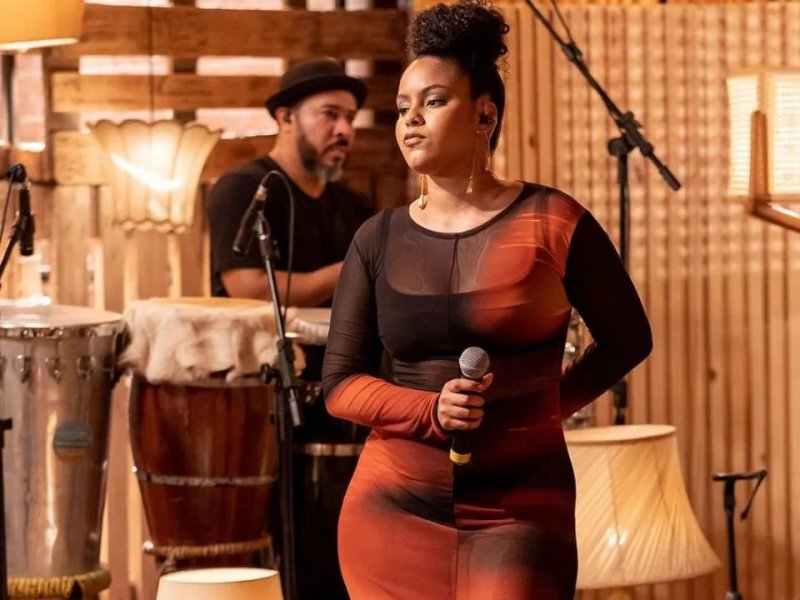 Rachel Reis recebe indicação ao Grammy Latino 2023 com seu álbum de estreia