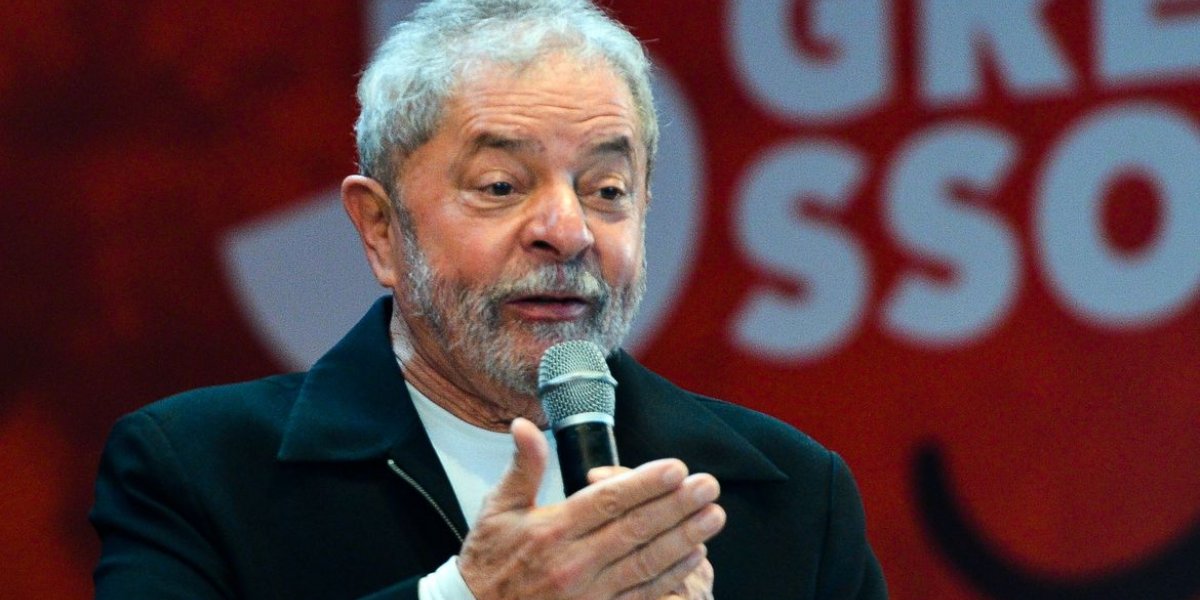 Lula viraliza após ex-presidente posar de sunga e exibir boa forma; confira