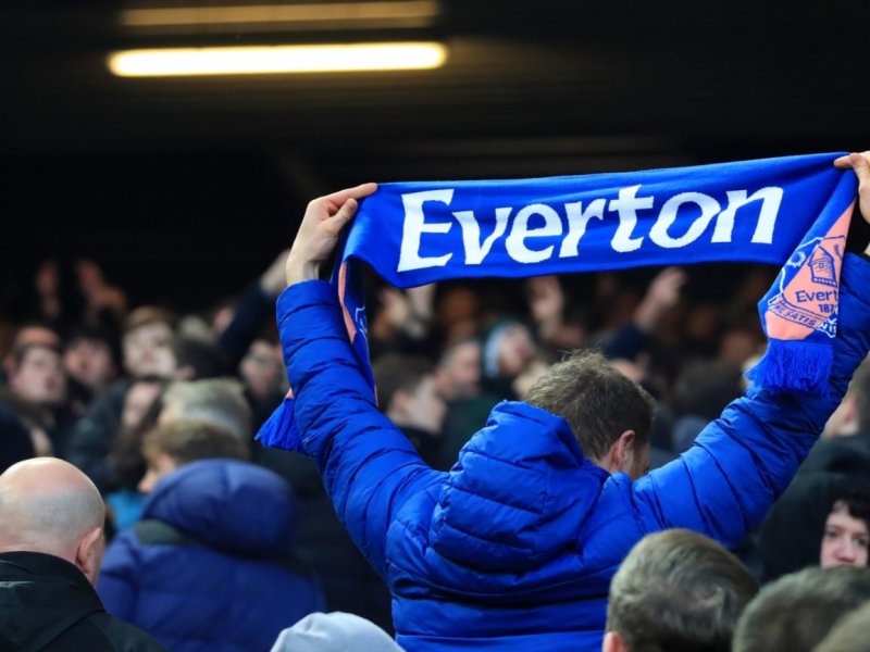 Inglês é banido de estádios por racismo e declara em julgamento: "sou ...