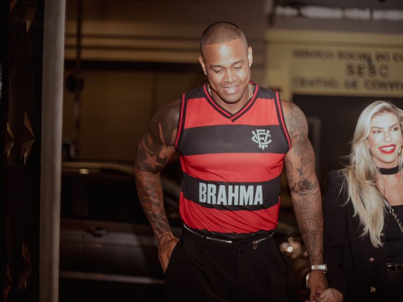 Léo Santana usa camisa do Vitória em jantar com Lore Improta e viraliza ...