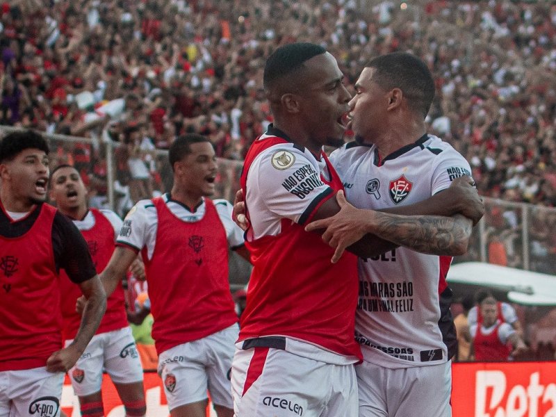 Destaque do Vitória em 2024 irá defender Tricolor em 2024, afirma ...