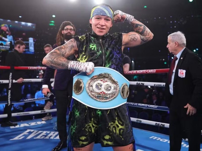 Bia Ferreira vence Maria Ferreyra e mantém título mundial de boxe