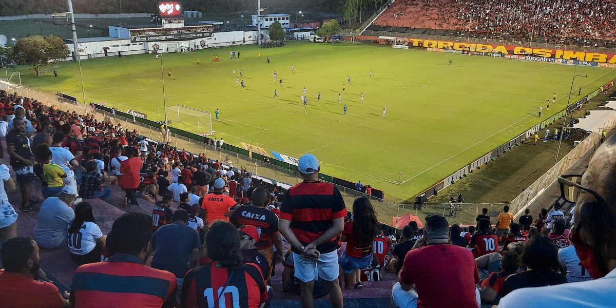 Barradão completa 35 anos e pode ser decisivo nesta reta final de Série B
